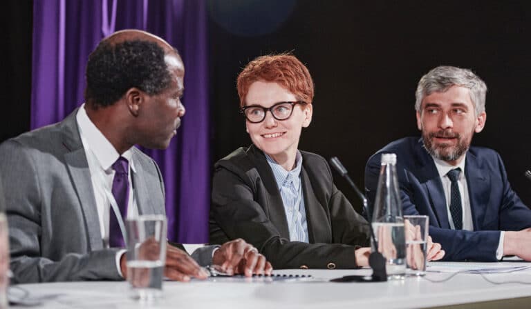 How to Host a Panel Discussion: Expert Tips for Engagement